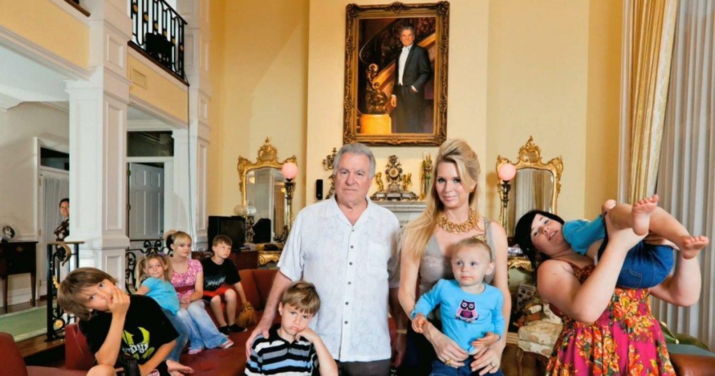 Victoria Siegel, Daughter in QUEEN OF VERSAILLES Documentary, Found ... Victoria Siegel, Daughter in QUEEN OF VERSAILLES Documentary, Found ...